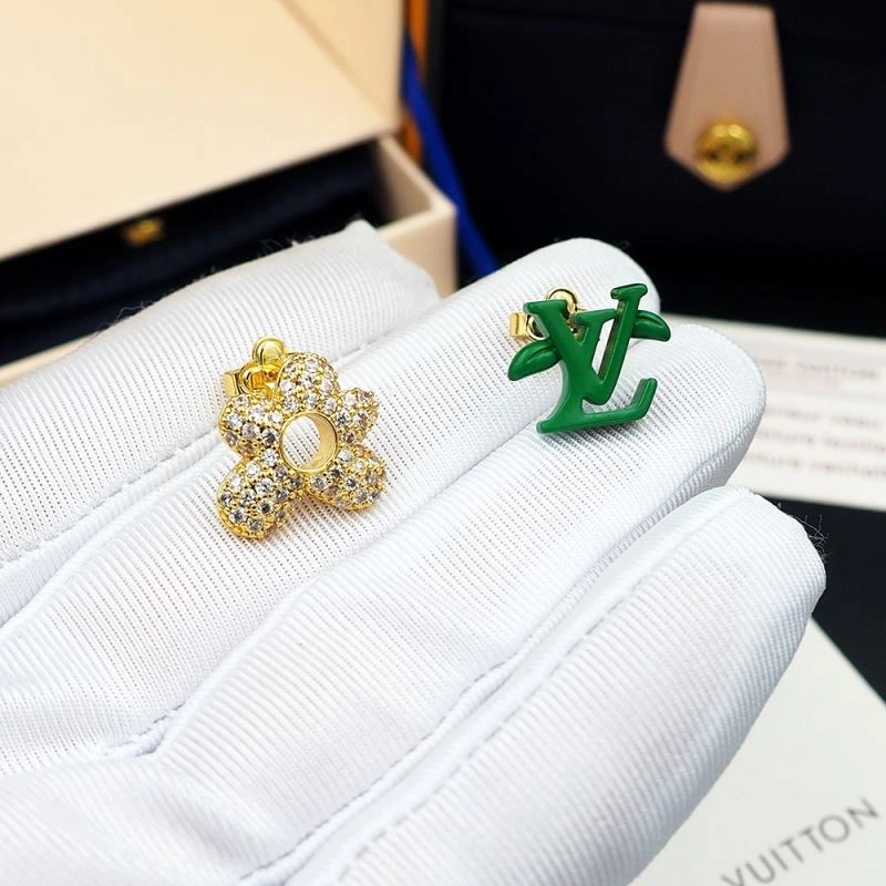 Discounted Louis Vuitton Necklaces