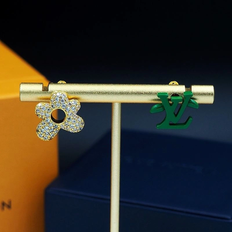 Discounted Louis Vuitton Necklaces