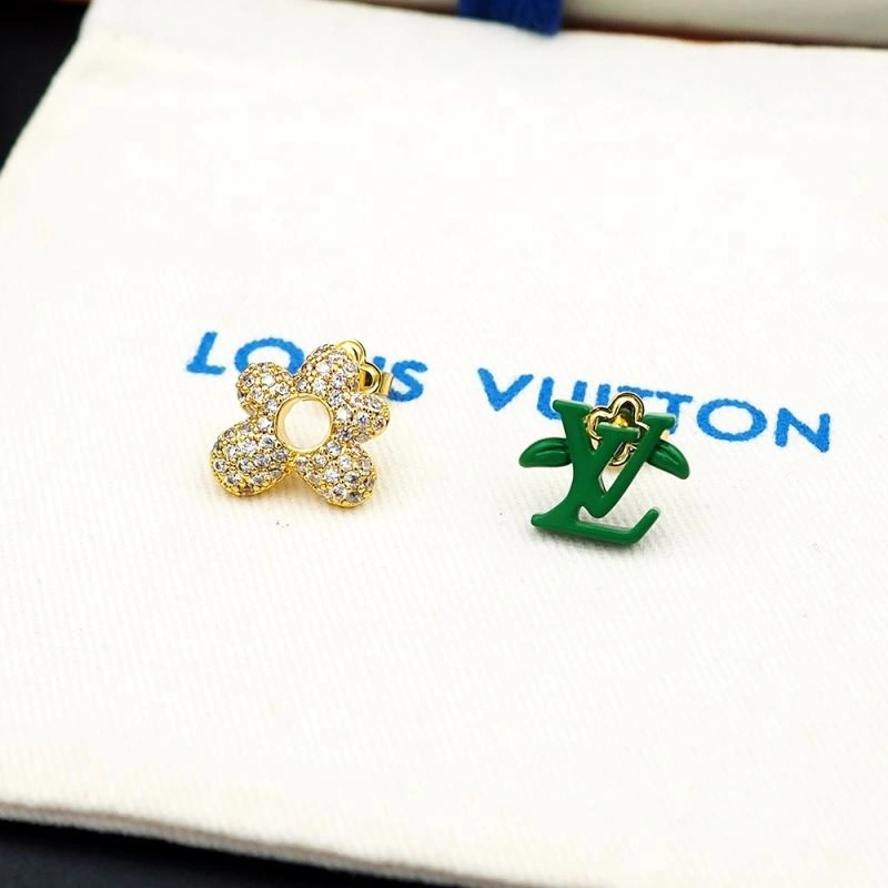 Discounted Louis Vuitton Necklaces