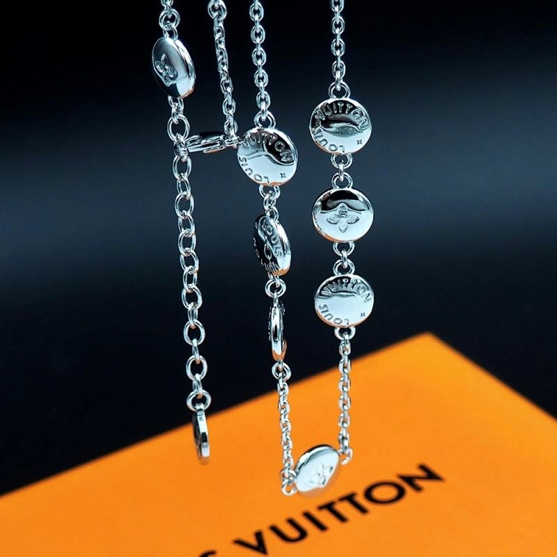 Cut-rate Louis Vuitton Necklaces