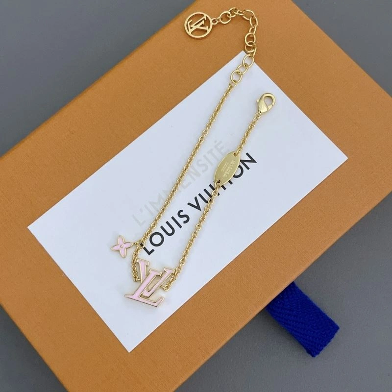Discounted Louis Vuitton Necklaces