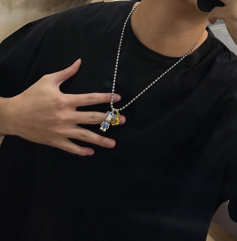 Precise copy Louis Vuitton Necklaces