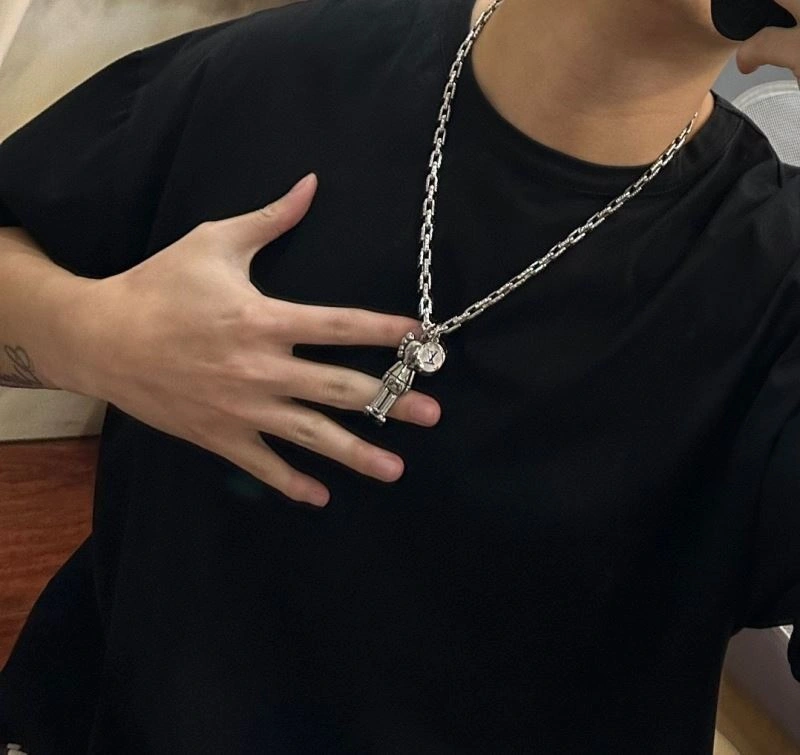 Low-cost Louis Vuitton Necklaces