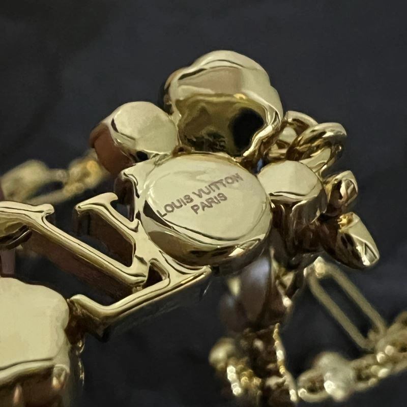 Value-priced Louis Vuitton Necklaces