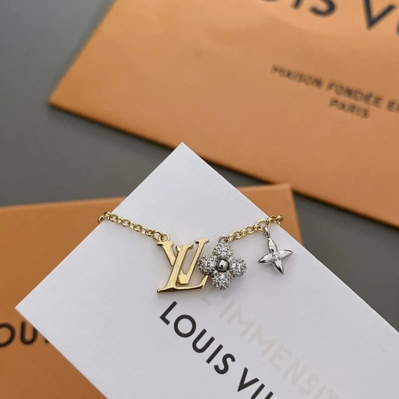 Brand-authenticated Louis Vuitton Necklaces
