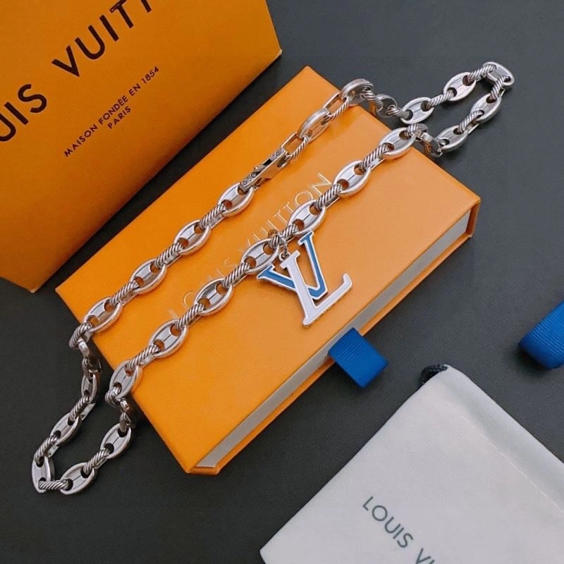 Brand-authenticated Louis Vuitton Necklaces