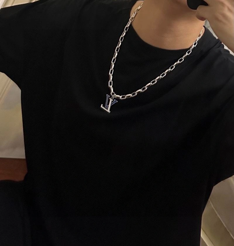 Brand-authenticated Louis Vuitton Necklaces
