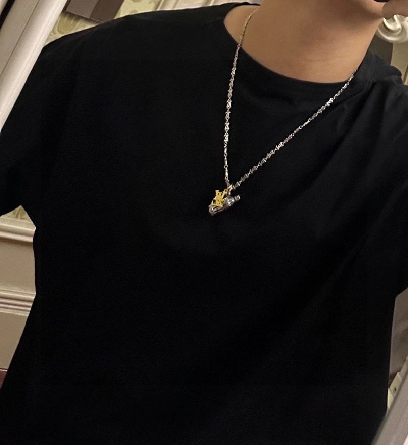 Perfect replica Louis Vuitton Necklaces