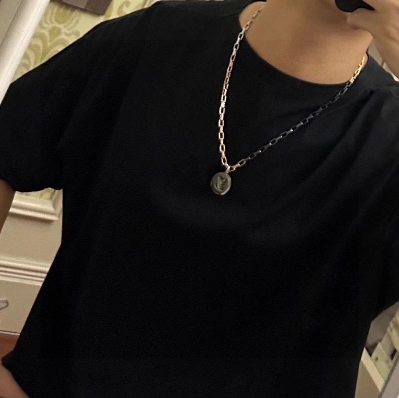 Mirror quality Louis Vuitton Necklaces