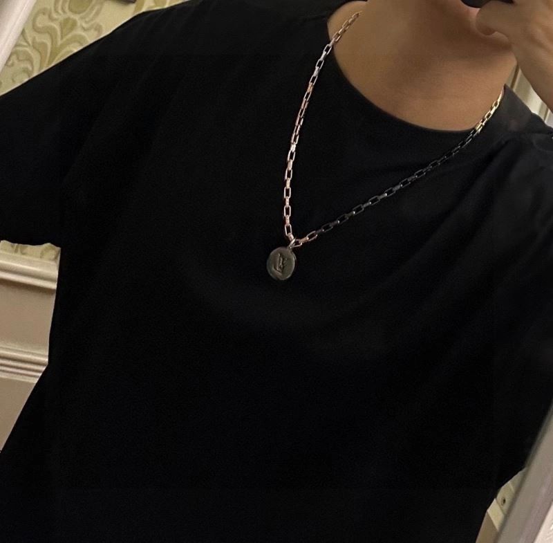 Mirror quality Louis Vuitton Necklaces