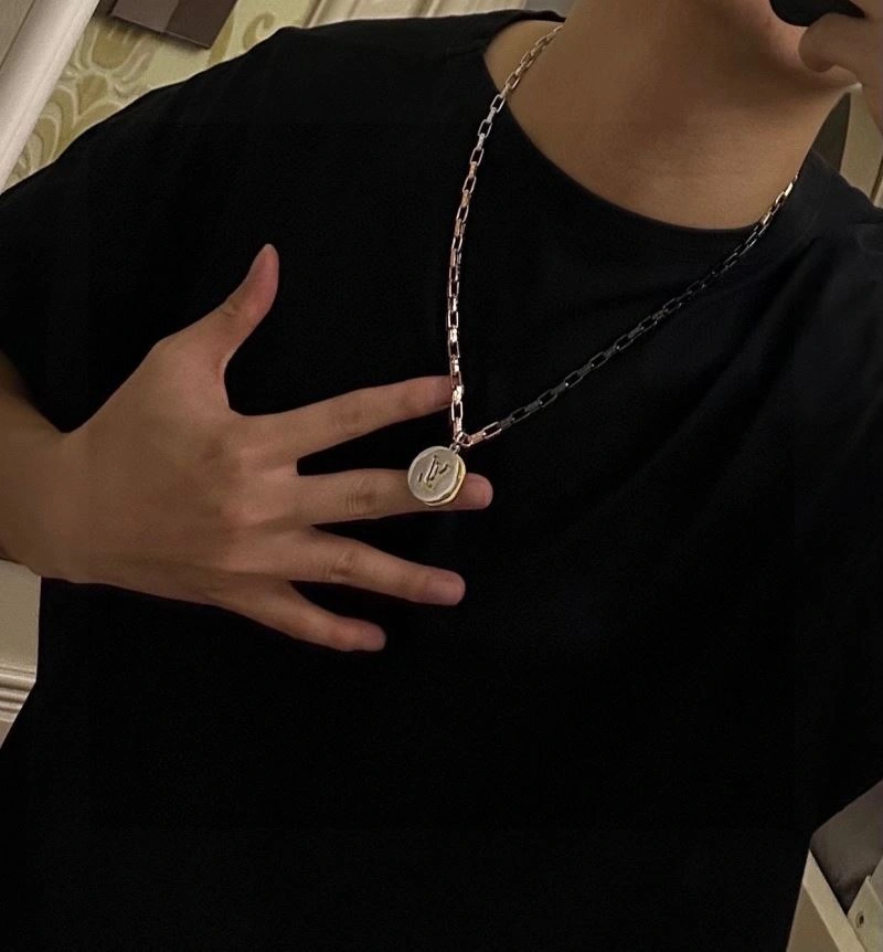 Mirror quality Louis Vuitton Necklaces