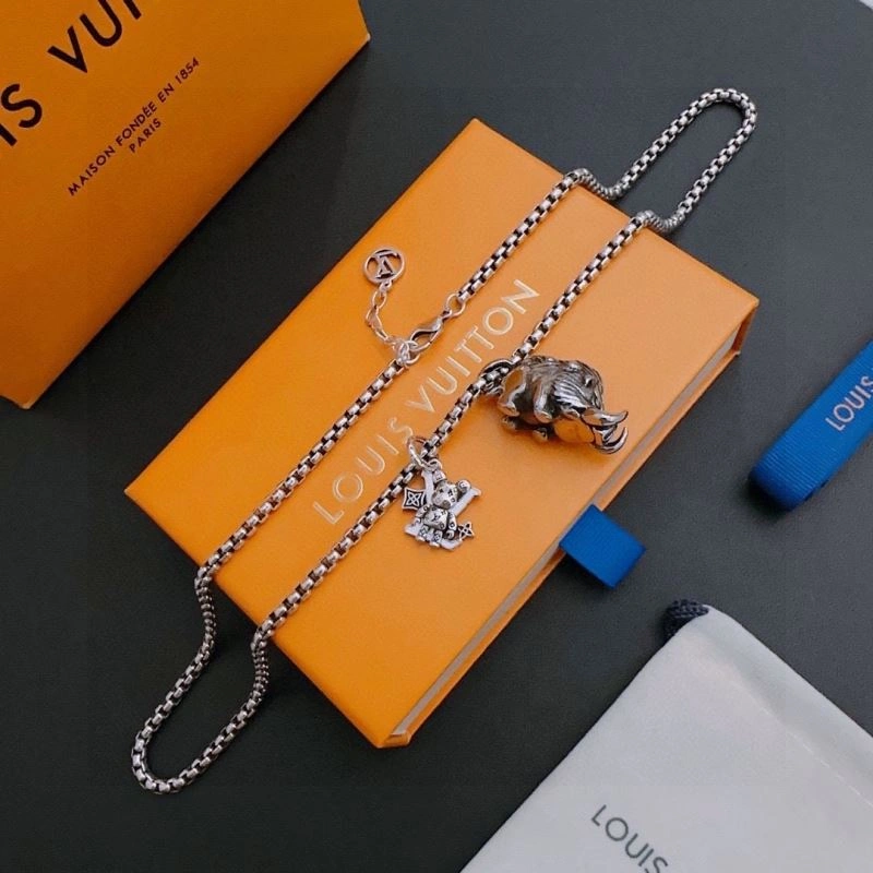 Inexpensive Louis Vuitton Necklaces
