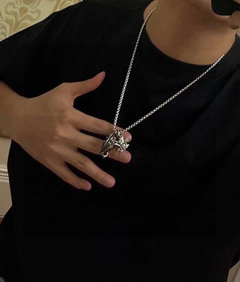 Inexpensive Louis Vuitton Necklaces