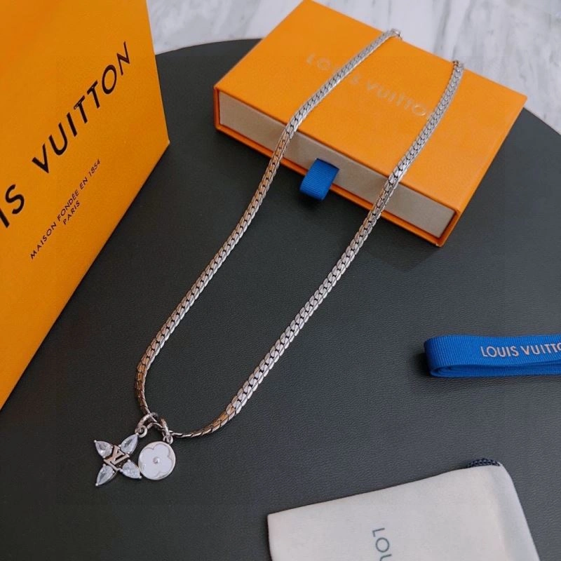 Brand-authenticated Louis Vuitton Necklaces