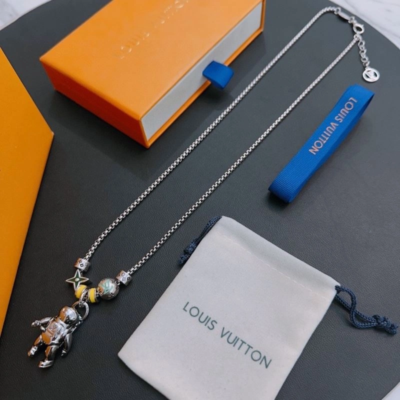 Official Louis Vuitton Necklaces