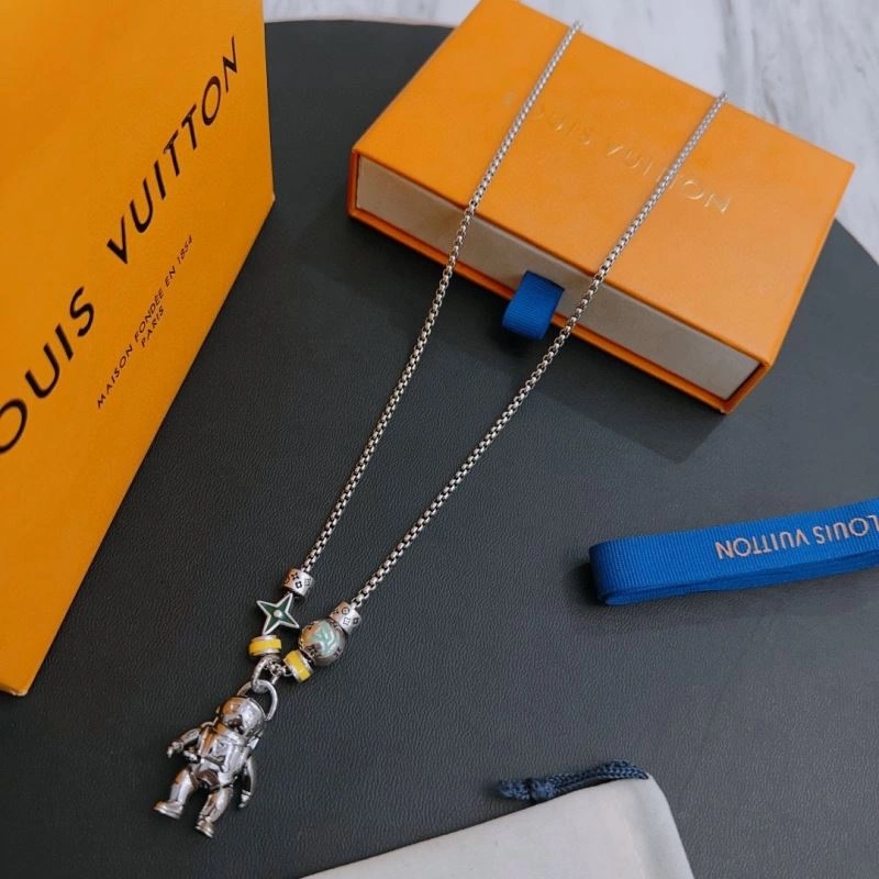 Official Louis Vuitton Necklaces
