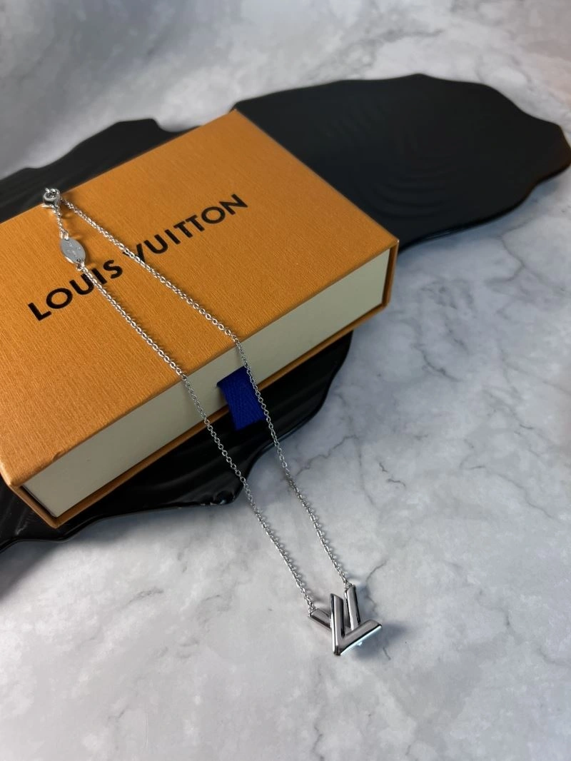 Mirror quality Louis Vuitton Necklaces