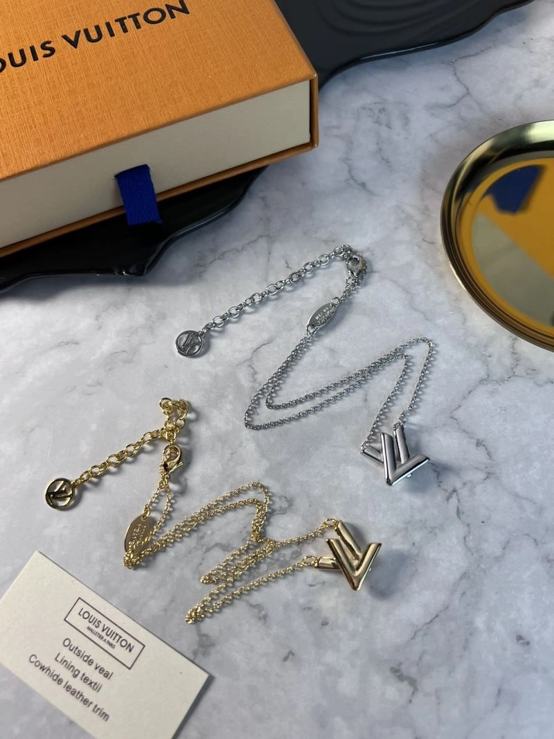 Mirror quality Louis Vuitton Necklaces