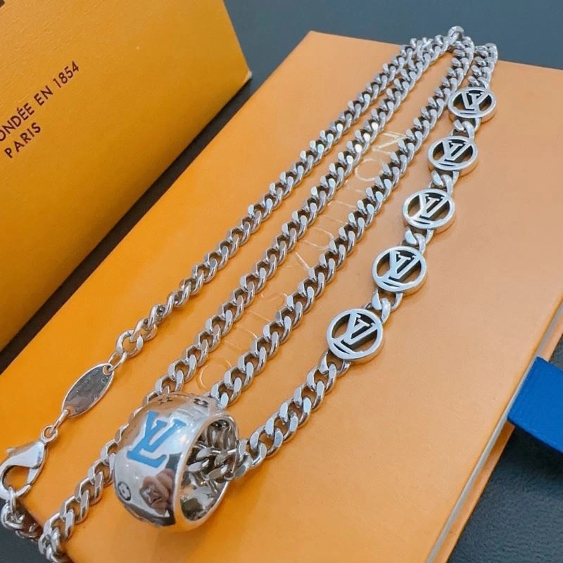 Official Louis Vuitton Necklaces