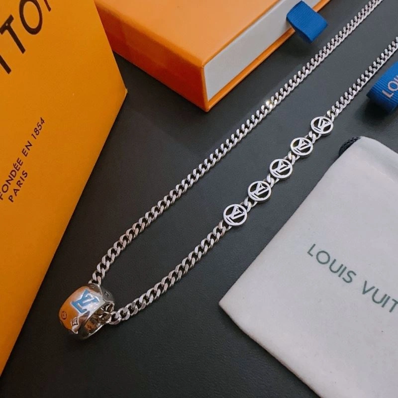 Official Louis Vuitton Necklaces