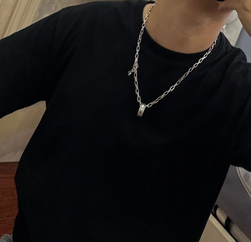 Perfect replica Louis Vuitton Necklaces