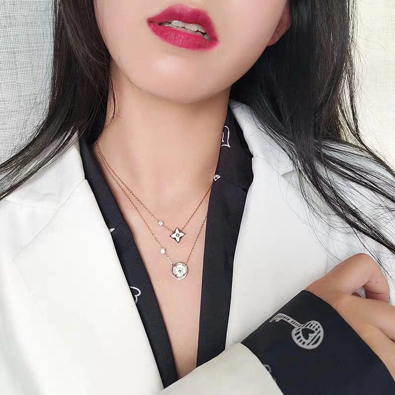 Top mirror Louis Vuitton Necklaces