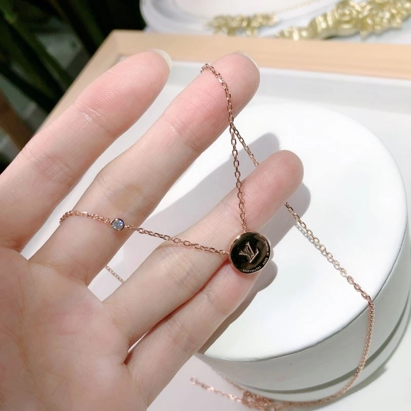 Inexpensive Louis Vuitton Necklaces
