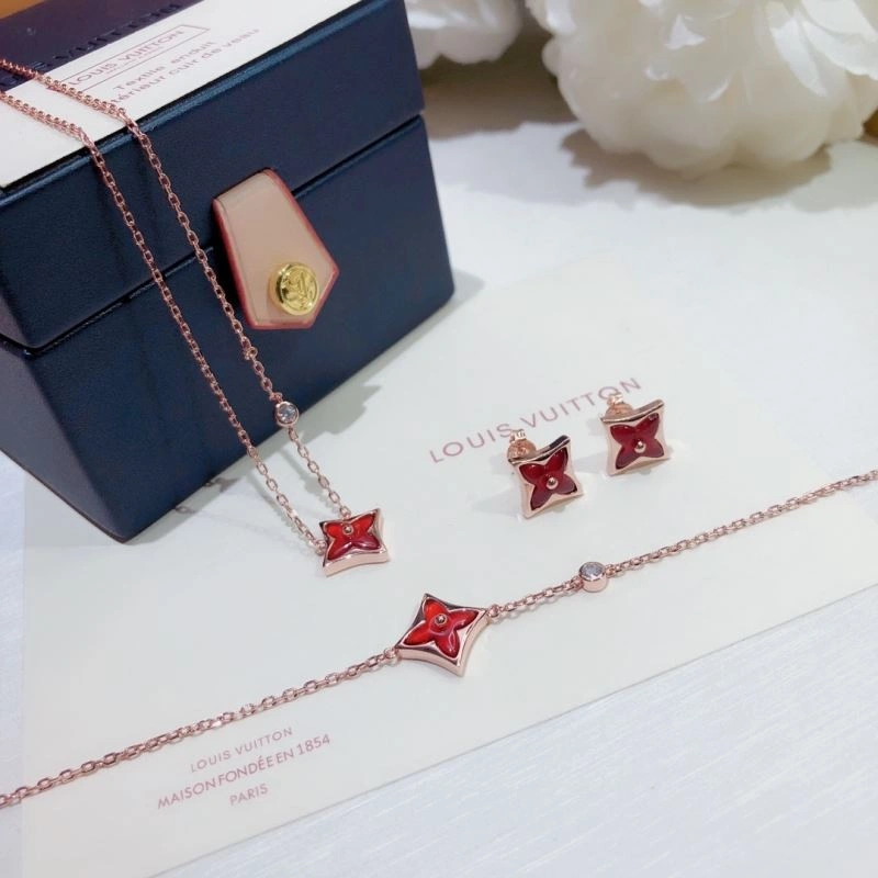 Value-priced Louis Vuitton Necklaces