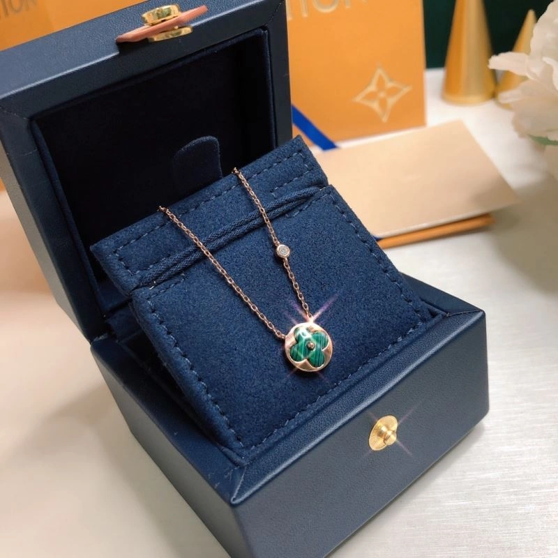 Low-cost Louis Vuitton Necklaces