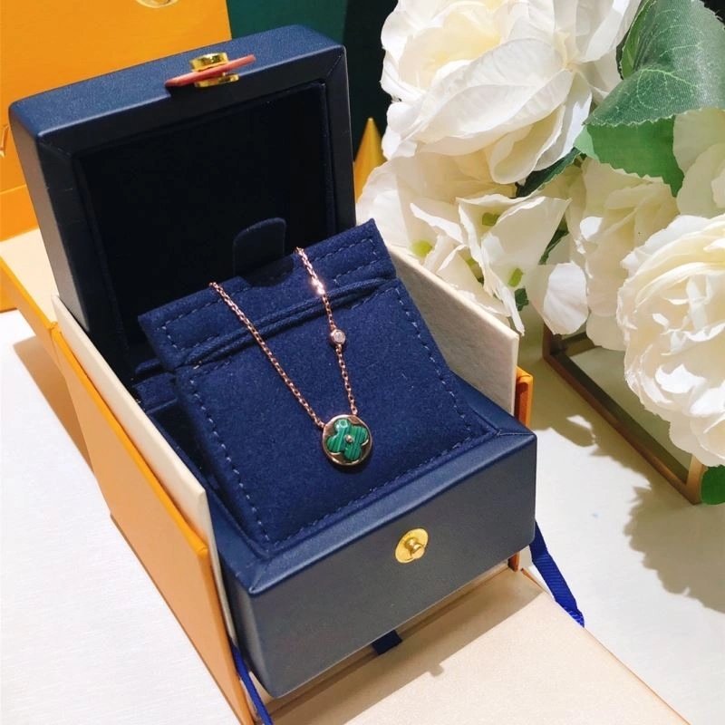 Low-cost Louis Vuitton Necklaces
