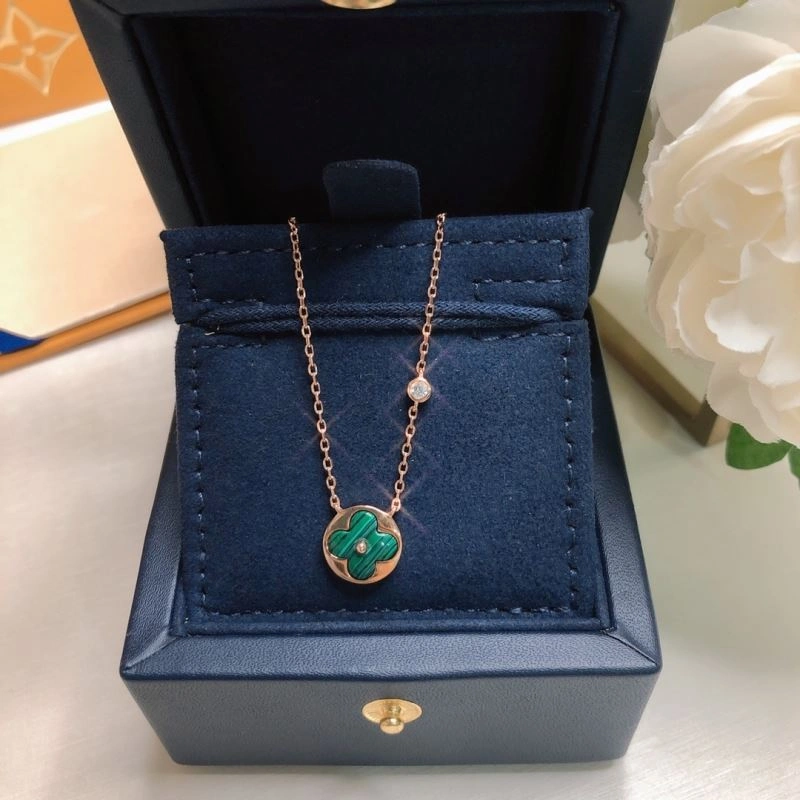 Low-cost Louis Vuitton Necklaces