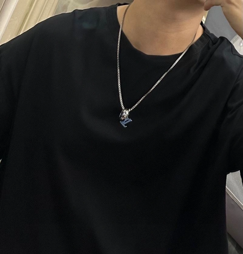 Value-priced Louis Vuitton Necklaces