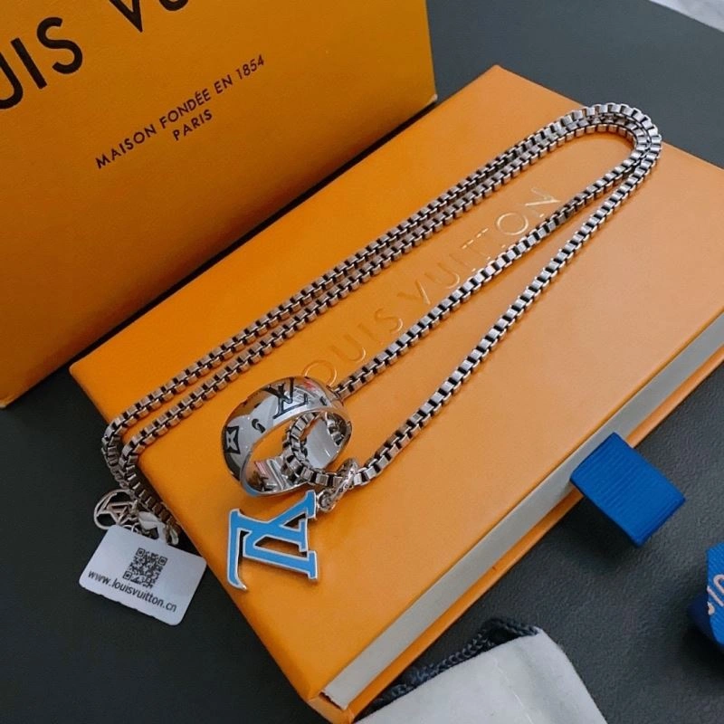 Value-priced Louis Vuitton Necklaces