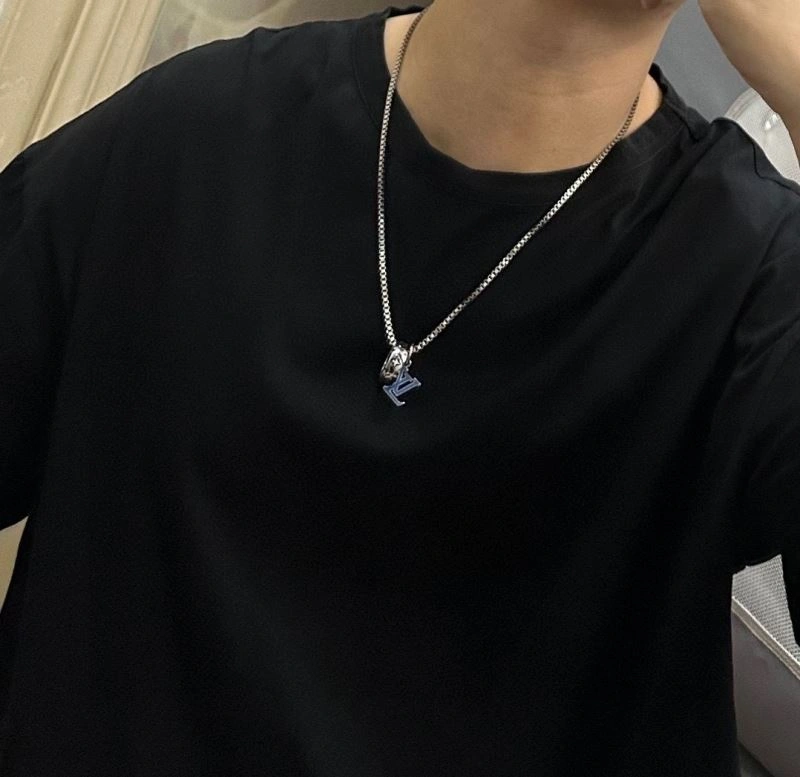 Value-priced Louis Vuitton Necklaces