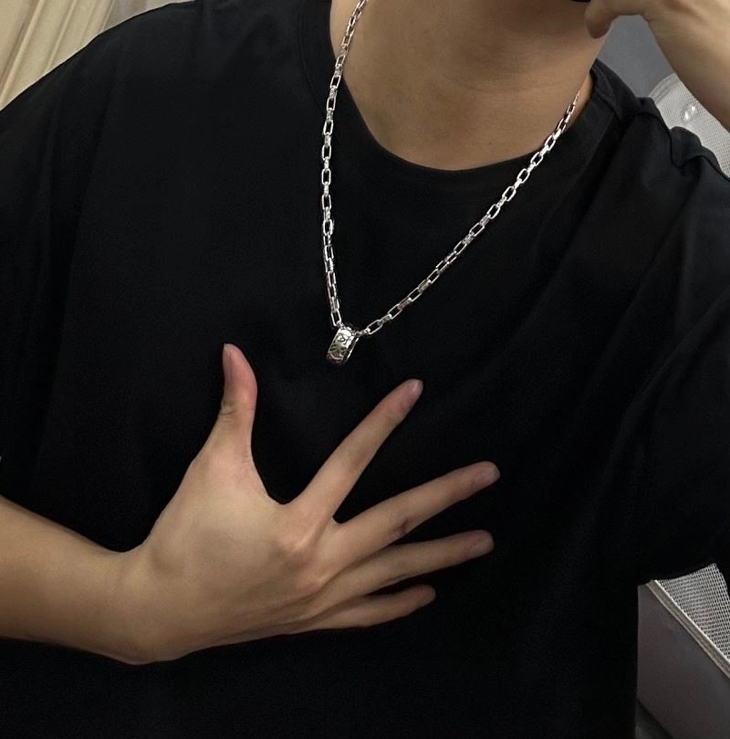 Original Louis Vuitton Necklaces