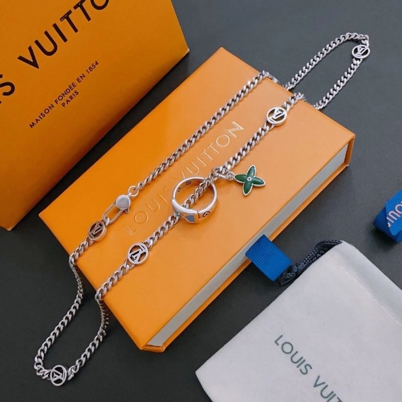 Top match Louis Vuitton Necklaces
