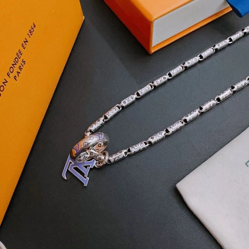 Inexpensive Louis Vuitton Necklaces