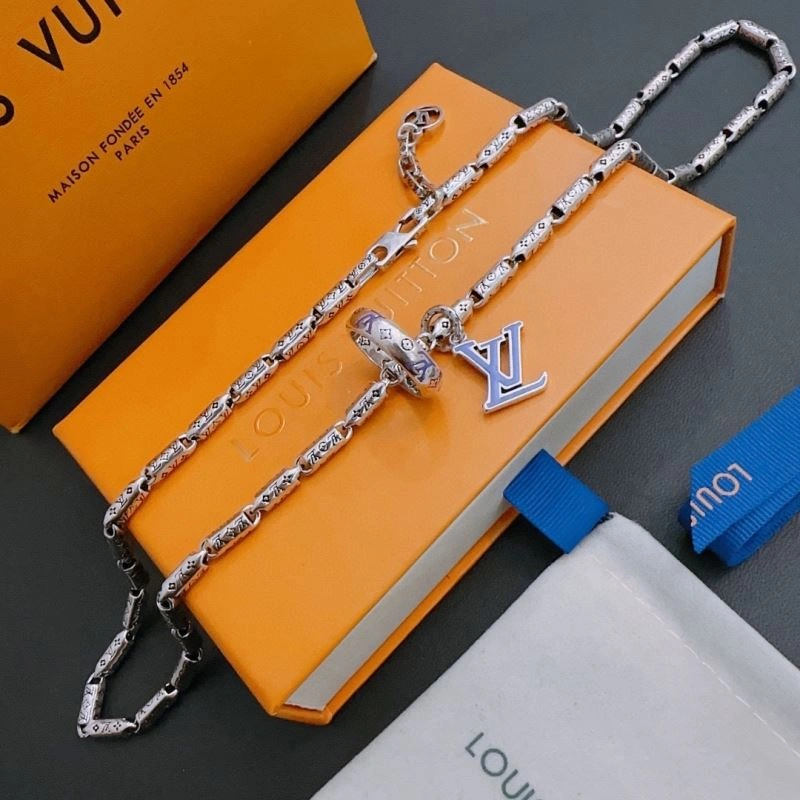 Inexpensive Louis Vuitton Necklaces