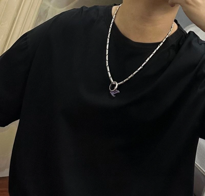 Inexpensive Louis Vuitton Necklaces