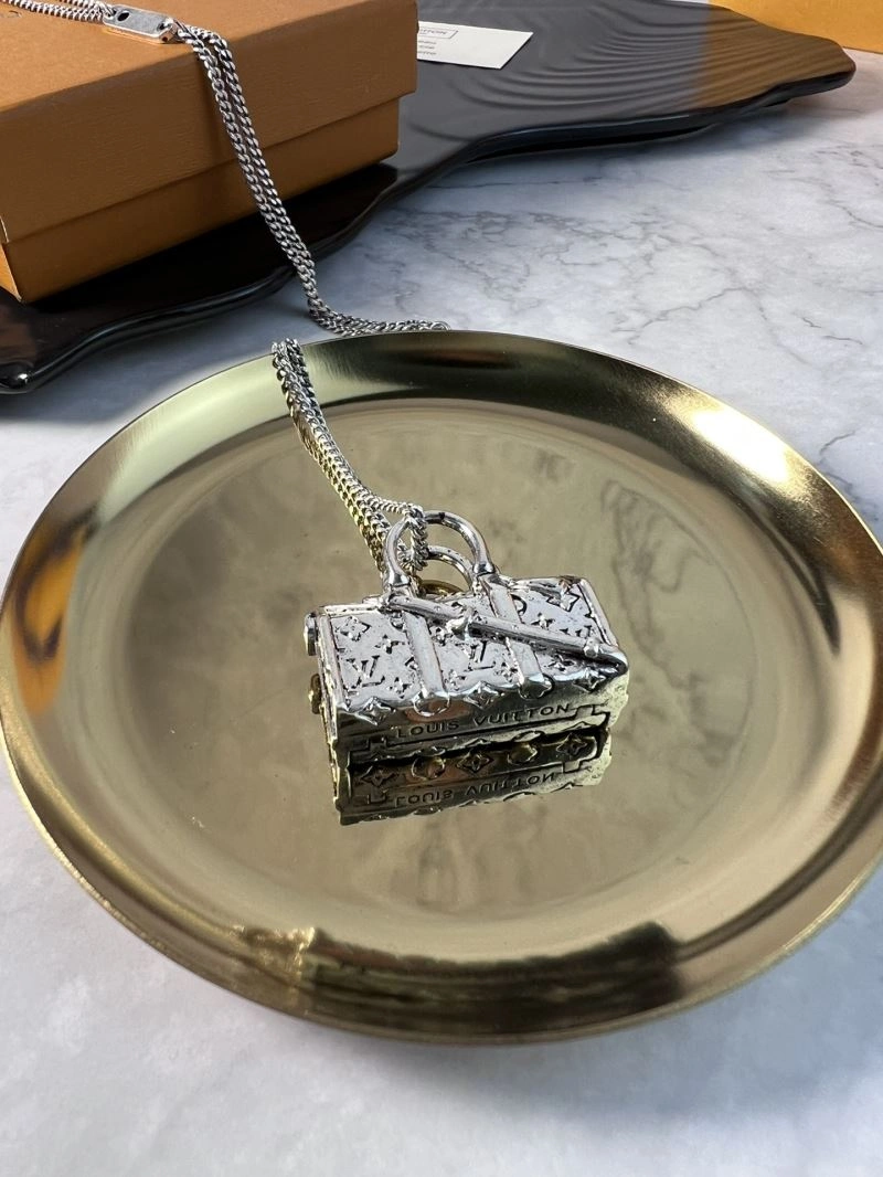 Legit Louis Vuitton Necklaces