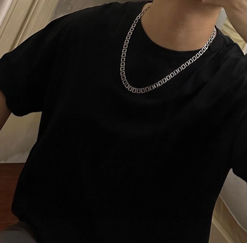 High accuracy Louis Vuitton Necklaces