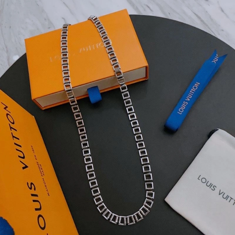 High accuracy Louis Vuitton Necklaces