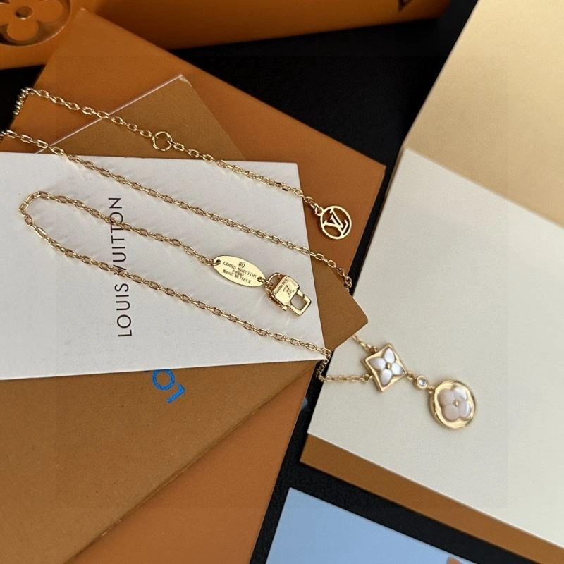 Accurate model Louis Vuitton Necklaces