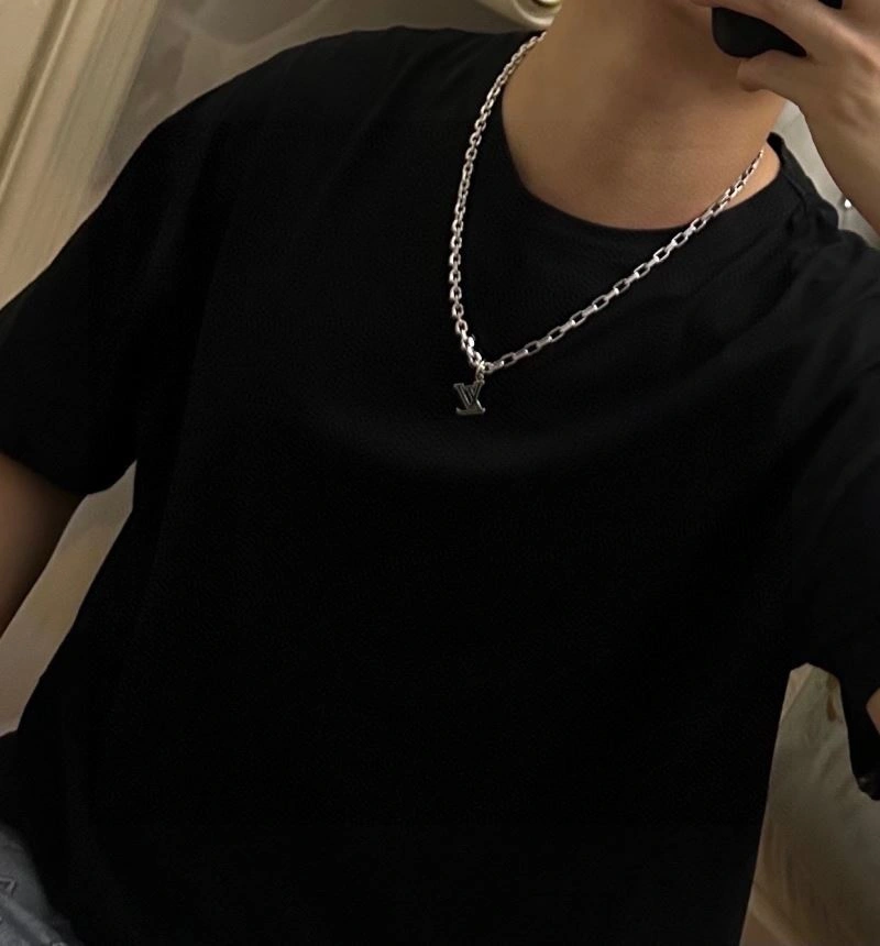 Cut-rate Louis Vuitton Necklaces