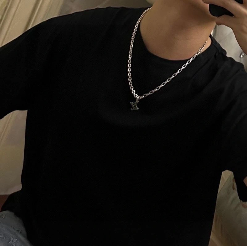 Cut-rate Louis Vuitton Necklaces