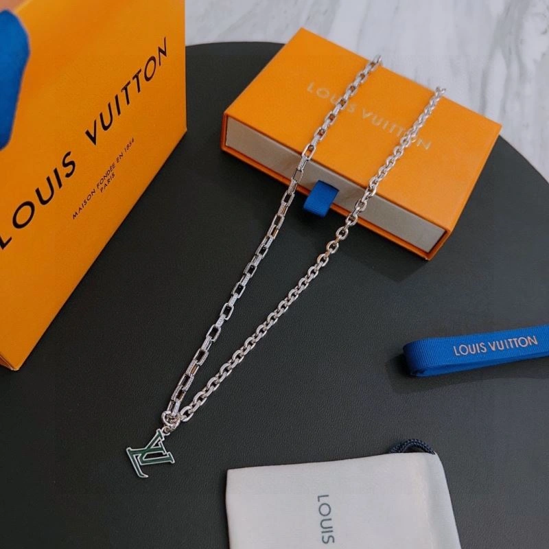 Cut-rate Louis Vuitton Necklaces