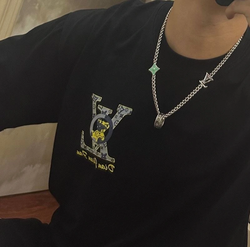 Inexpensive Louis Vuitton Necklaces