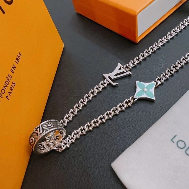 Inexpensive Louis Vuitton Necklaces