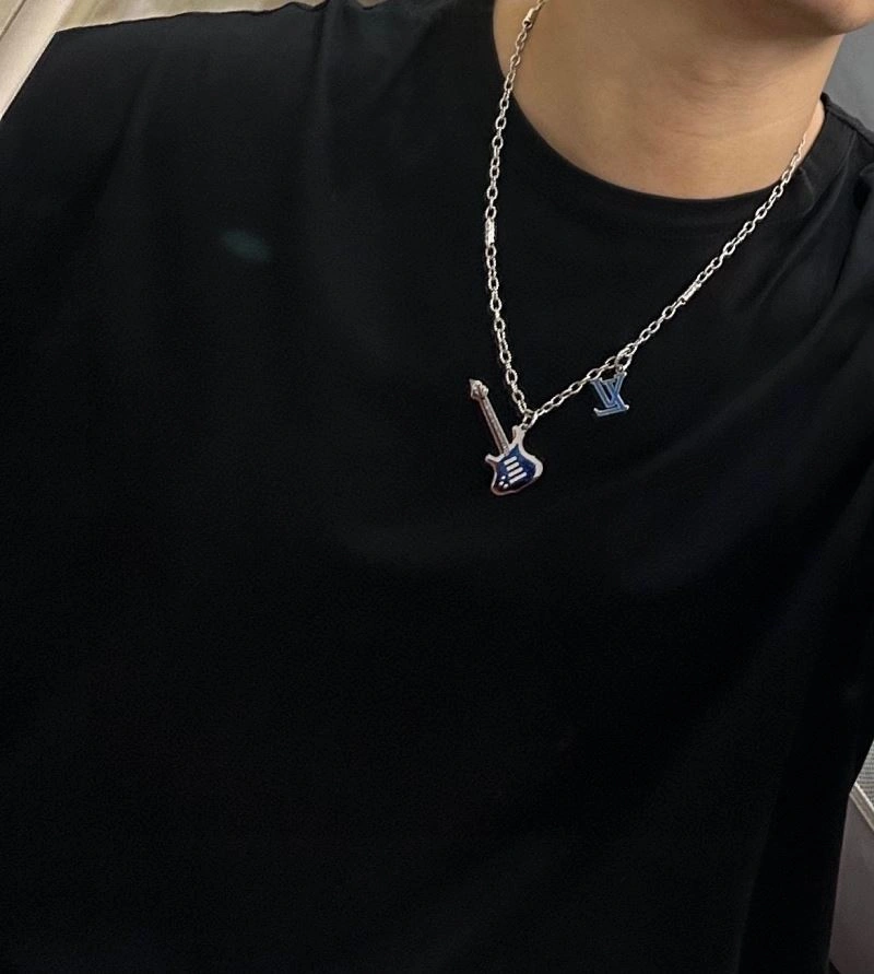 Inexpensive Louis Vuitton Necklaces