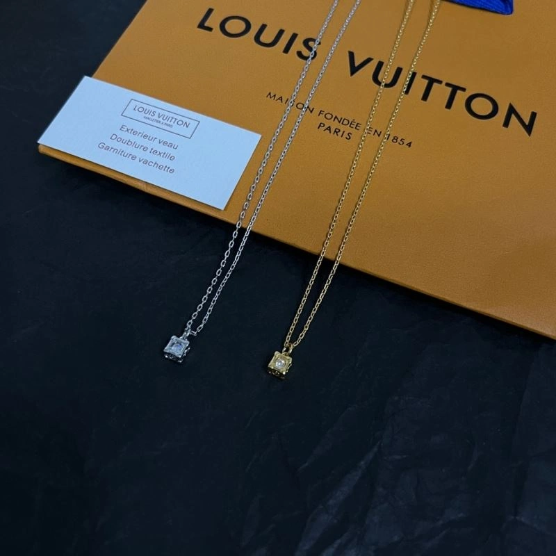 Discounted Louis Vuitton Necklaces